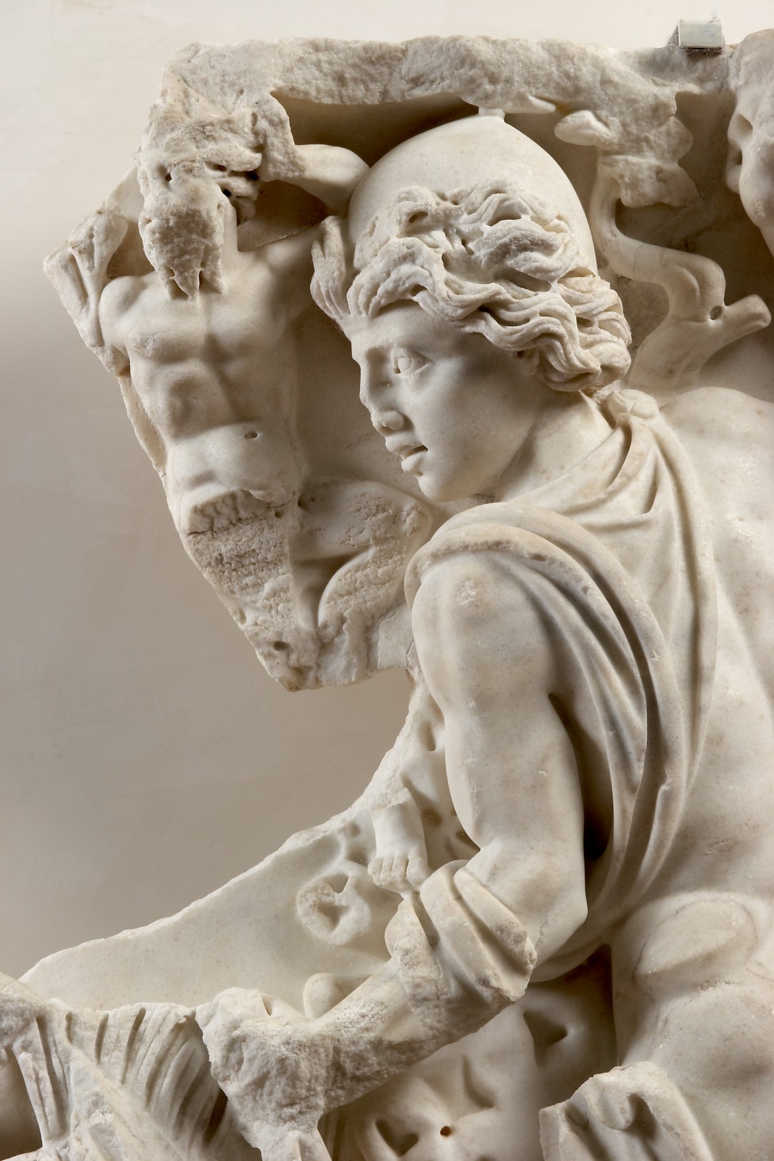 Roman Sarcophagus with a Depiction of the Myth of Meleager | Liebieghaus